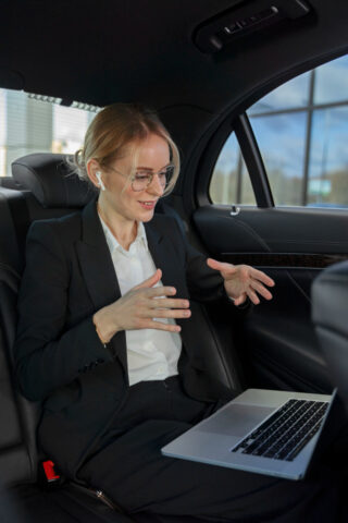 Jetz Neu 1 Taxi Wien - Buchen Sie noch heute -Order Taxi Vienna Luxury ...